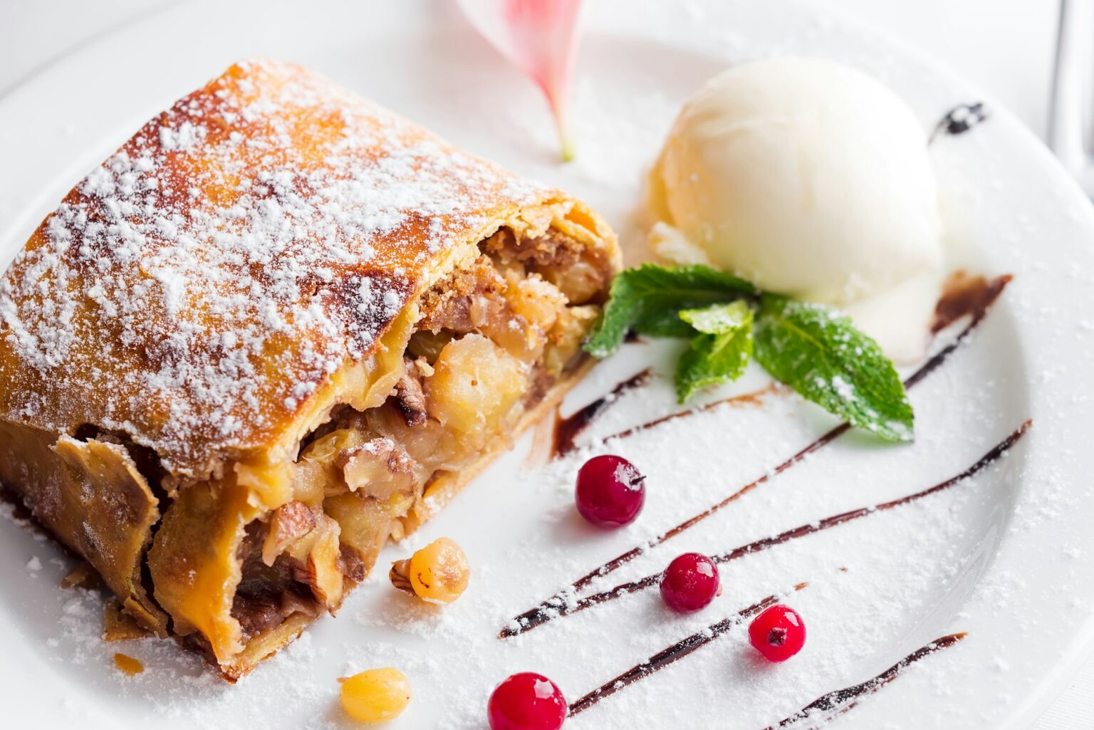 Discover 10 Fascinating Facts About Strudel - Food Facts Hub